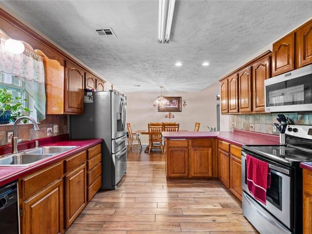1109 Mockingbird Lane