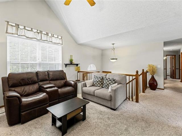 1109 NW Creekside Court