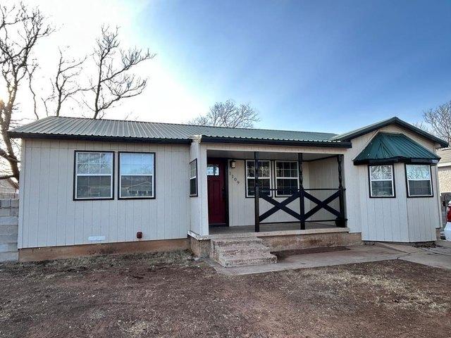 1109 NW 4th St, Andrews, TX 79714