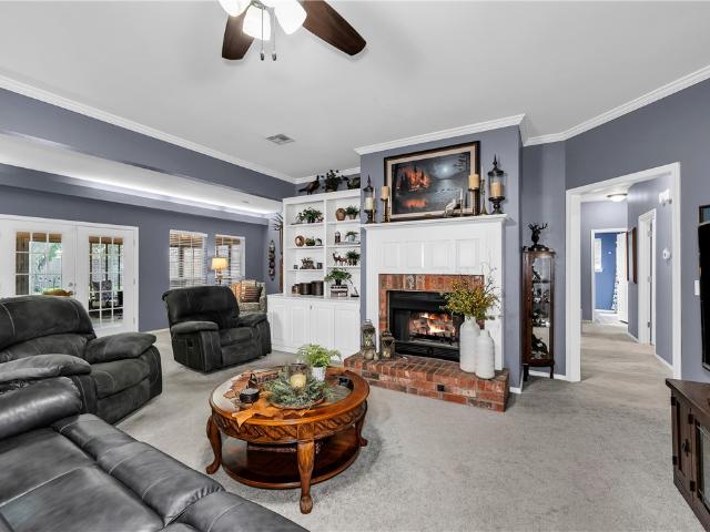 1109 N Quail Terrace