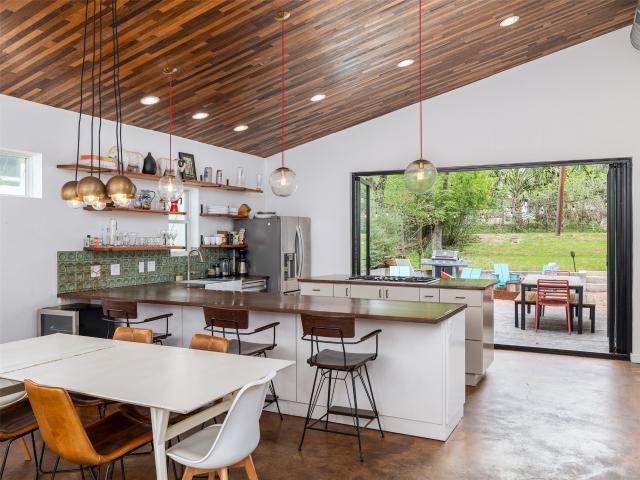 1109 Angelina St, Austin, TX 78702 | MLS #5019 | Compass