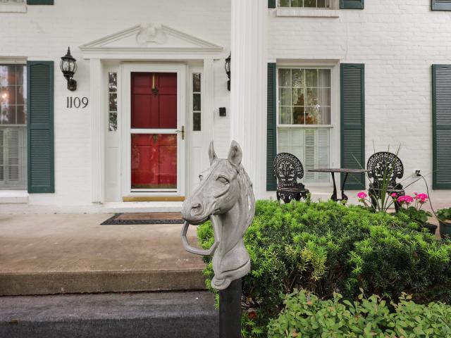 1109 Ashwood Drive