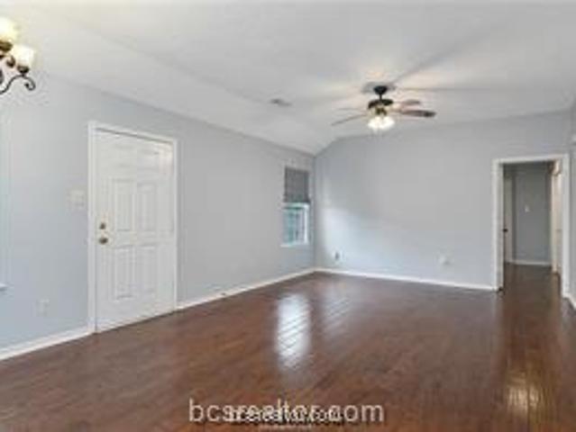 1109 Clearleaf Drive
