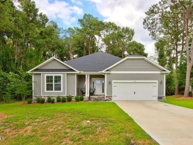 1109 Coral Reef Dr, New Bern, NC 28560