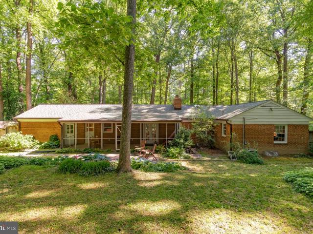 1109 Crowfoot Lane