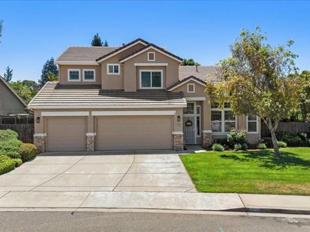 1109 Deitz Cir, Oakdale, CA 95361