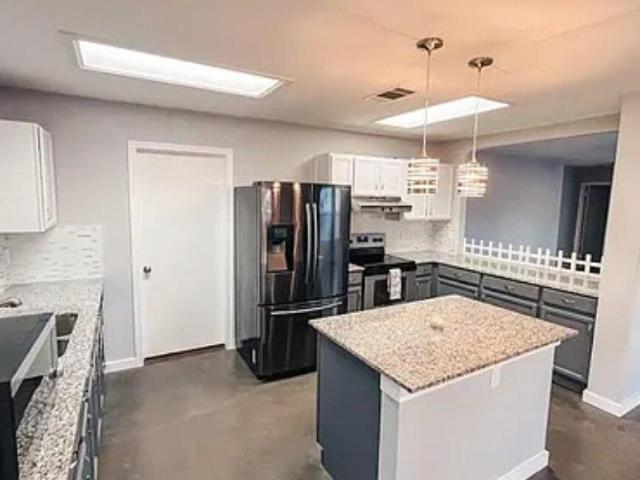 1109 Dexford Dr