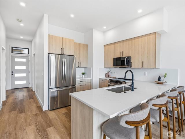 1109 Divine Lane