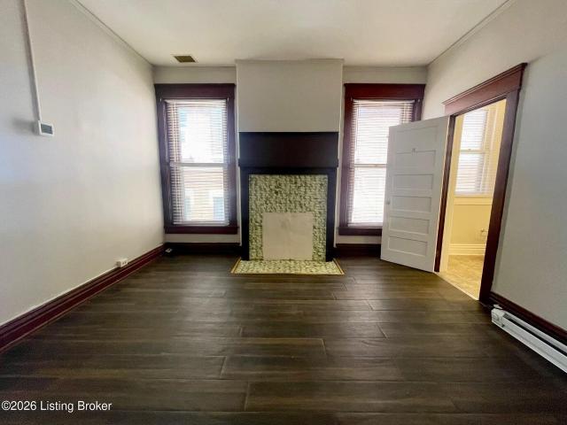 1109 E Kentucky St 3