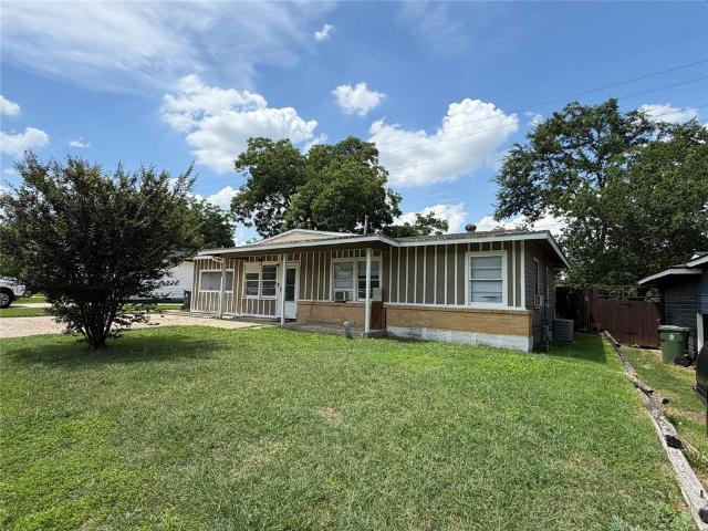 1109 E Inwood Drive