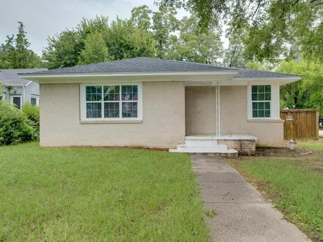 1109 E Lamar St, Palestine, TX 75801