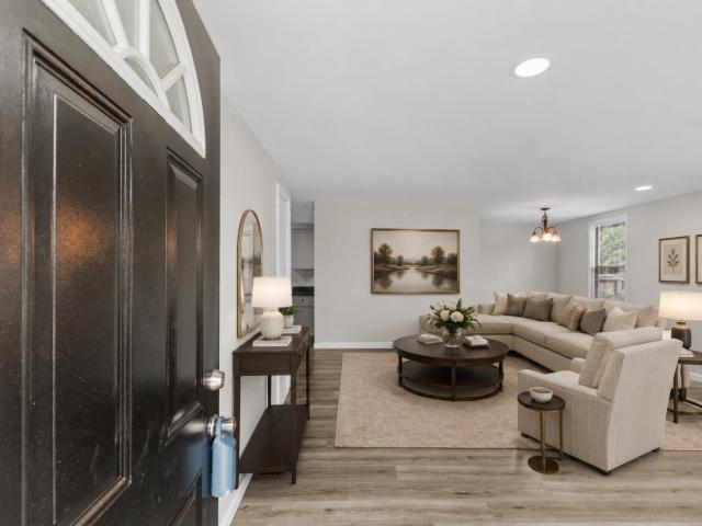 1109 Forest Dr