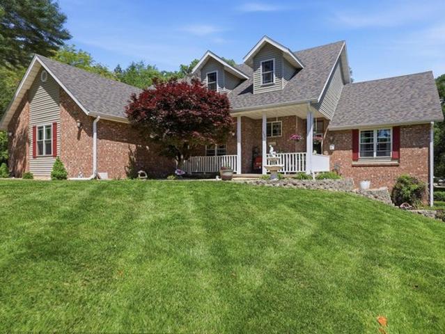 1109 Glen Oaks Dr, Nixa, MO 65714