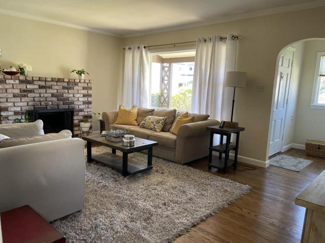 1109 Hamilton Lane