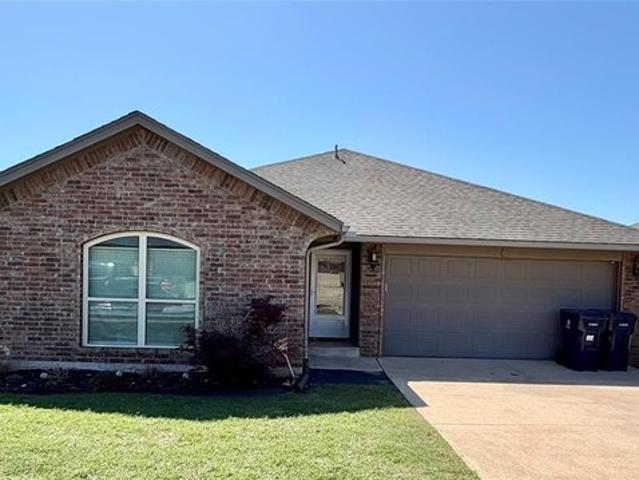 1109 Hickory Creek Dr, Yukon, OK 73099