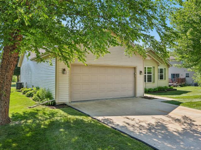 1109 Hickory Ln
