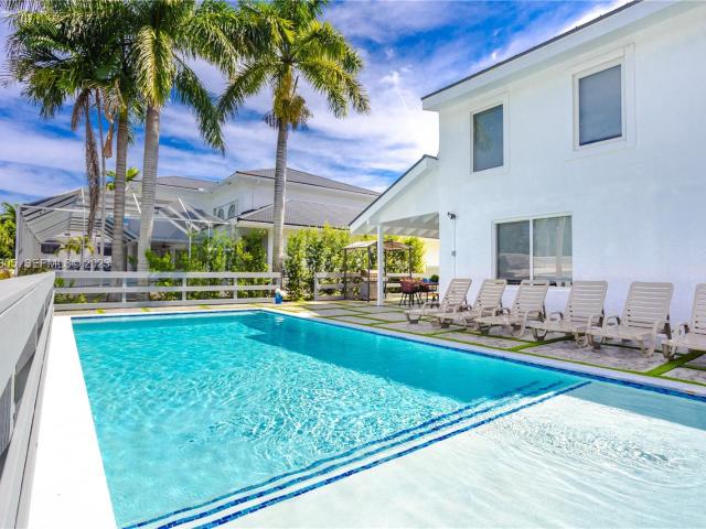 1109 Hollywood Blvd, Hollywood, FL 33019 | MLS #A11317
