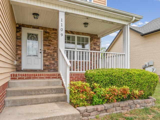 1109 Ishee Dr, Clarksville, TN 37042 | MLS #3178 | Compass