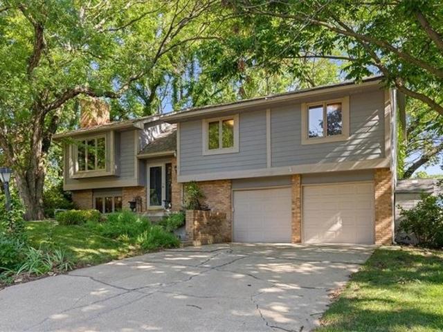 1109 Jana Ct, Lawrence, KS 66049