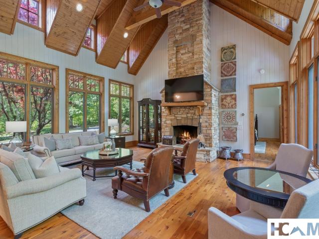 1109 Links Drive