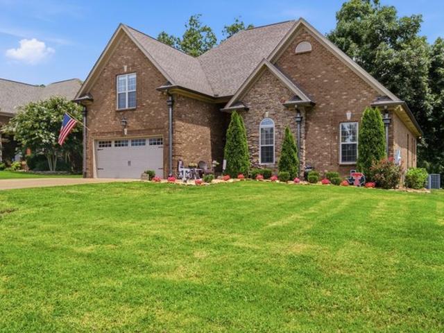 1109 Secretariat Dr, Mount Juliet, TN 37122