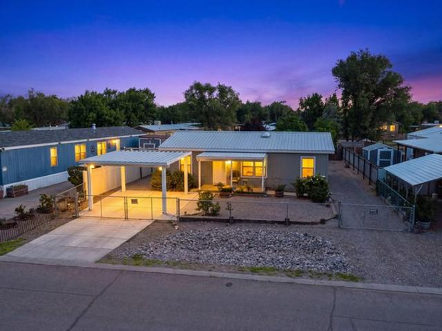 1109 Serafin Ct SE, Los Lunas, NM 87031