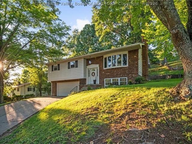 1109 Shamrock Rd, Charleston, WV 25314