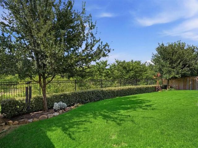 1109 Shire Dr, Aubrey, TX 76227
