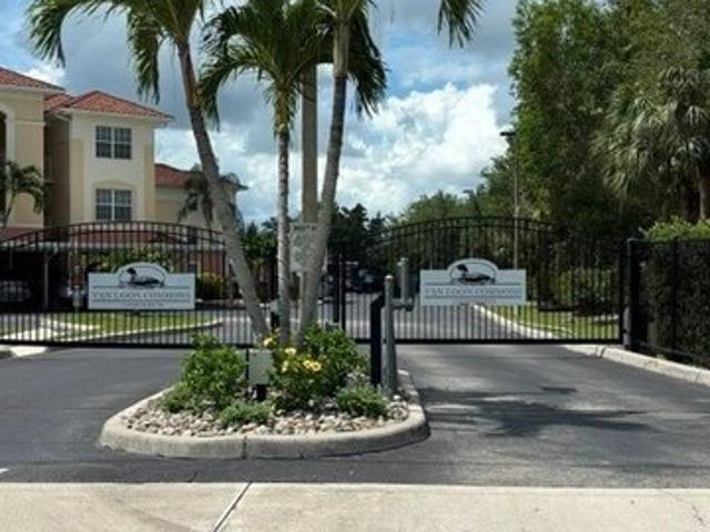 1109 Van Loon Commons Cir Apt 204, Cape Coral, FL 33909