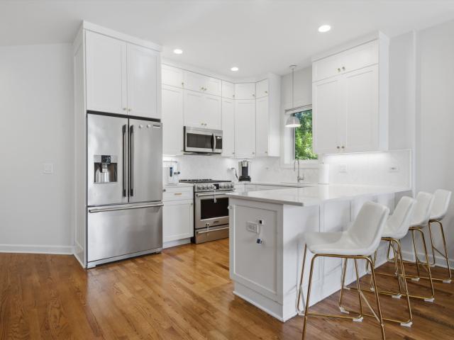 1109 W Cornelia Avenue # 1W