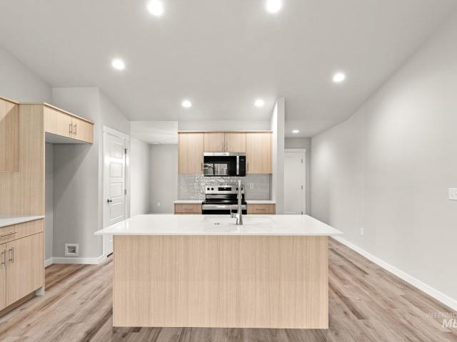 1109 W Jasper St