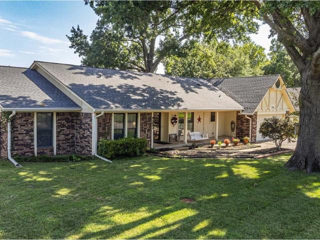 1109 W Sherwood Lane