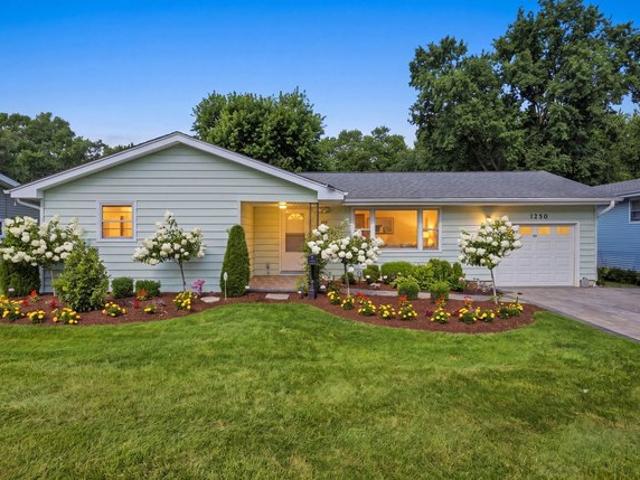 1109 Wicker St, Woodstock, IL 60098