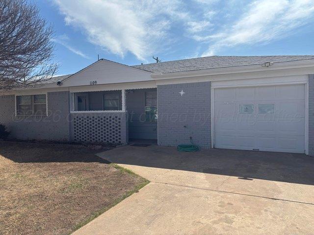 1109 Willow Rd, Pampa, TX 79065