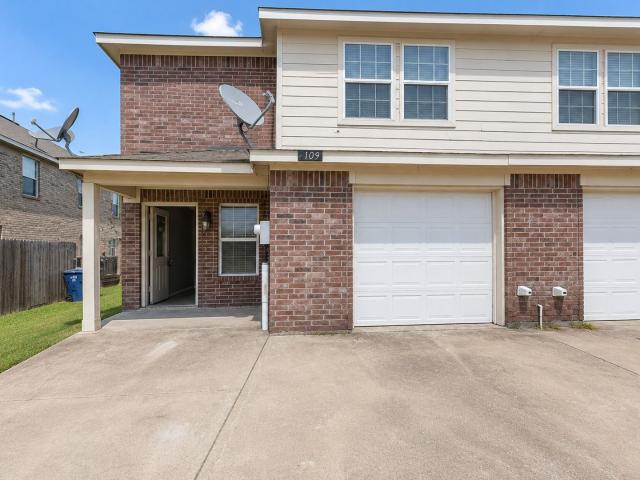 1109 1111 Parkway Trail
