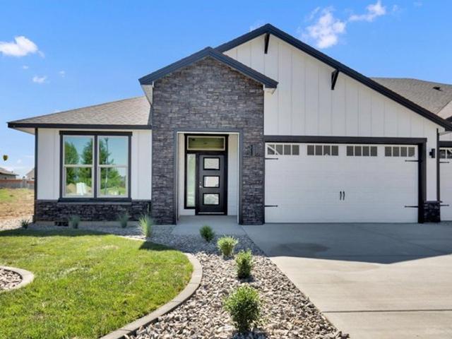 1109 29 N Country Club Dr, Deer Park, WA 99006