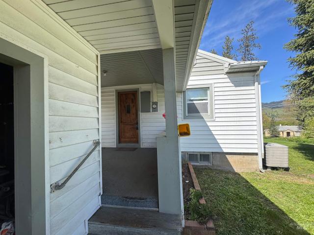 1109 3rd Street