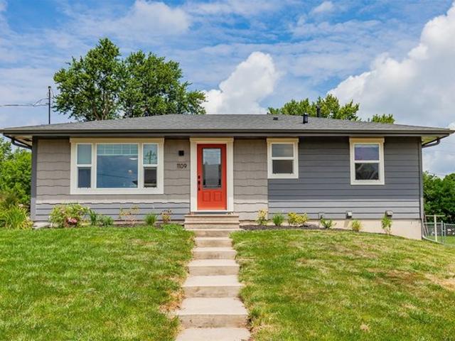 1109 4th St SW, Altoona, IA 50009