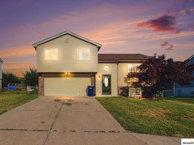 11003 S 17th St, Bellevue, NE 68123