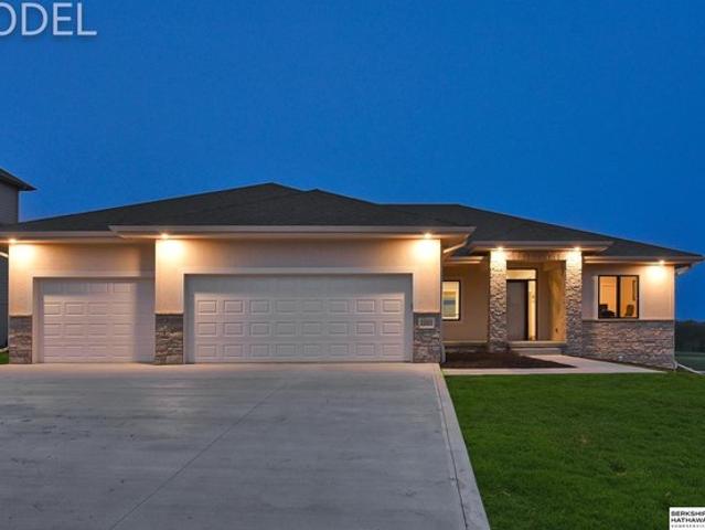 11003 S 102nd St, Papillion, NE 68046