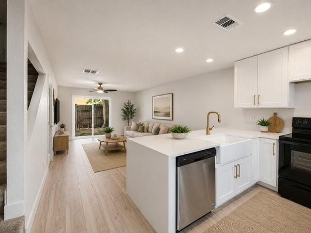 11000 Kinghurst Dr Unit 187, Houston, TX 77099