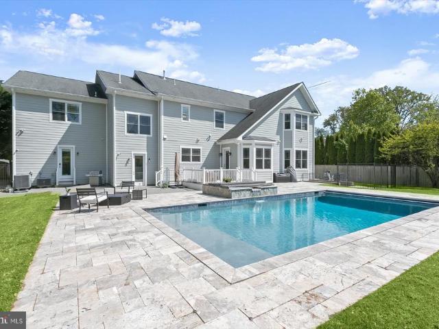 11000 Luxmanor Road