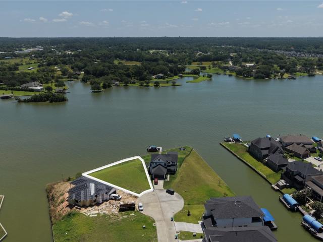 11000 N Lake Mist Lane