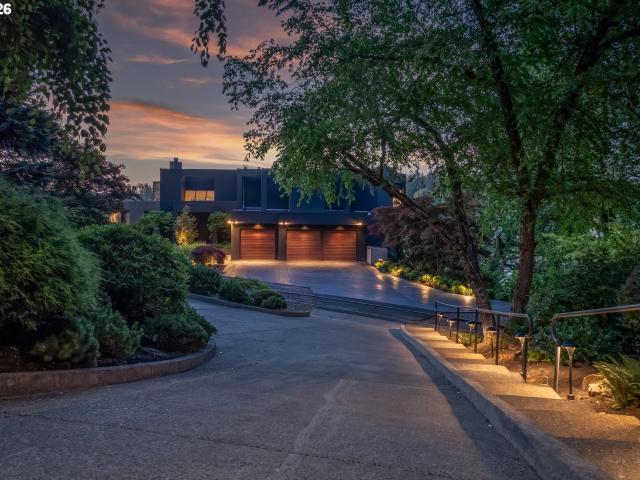 11000 s riverwood rd