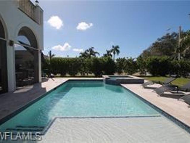 11002 Vanderbilt Dr, Naples, FL 34108 | MLS #226006