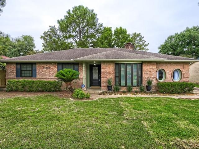 11007 Ensbrook Dr, Houston, TX 77099