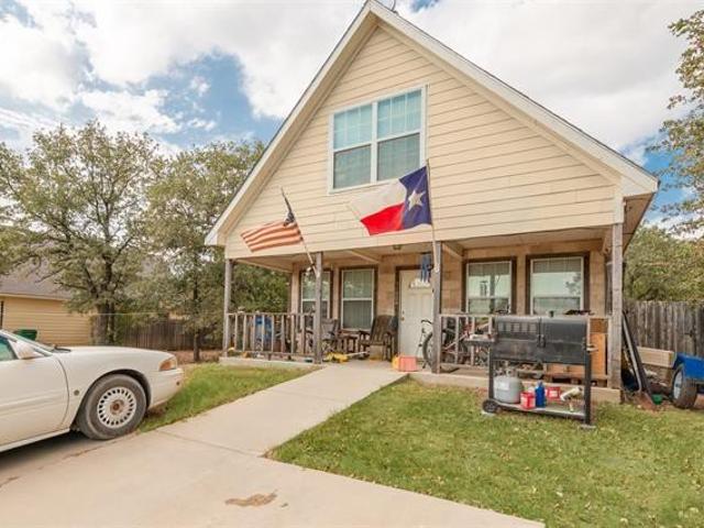 11004 Shady Oaks Dr, Runaway Bay, TX 76426