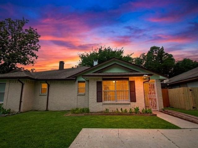 11005 Tobasa Ct, Houston, TX 77086