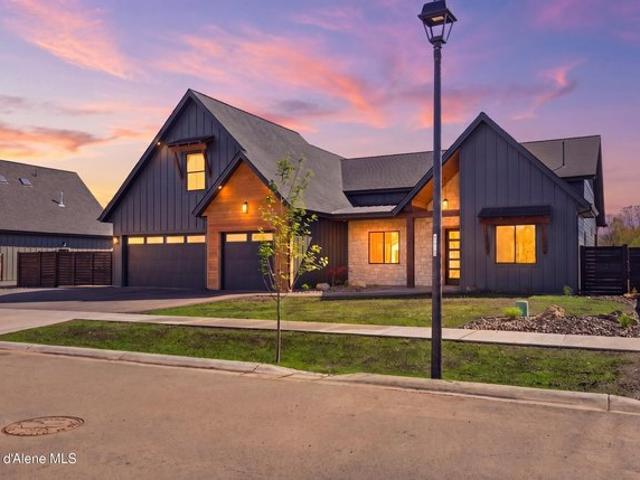 11006 N Armonia Way, Hayden, ID 83835