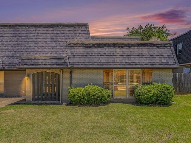 11008 Springhollow Rd, Oklahoma City, OK 73120